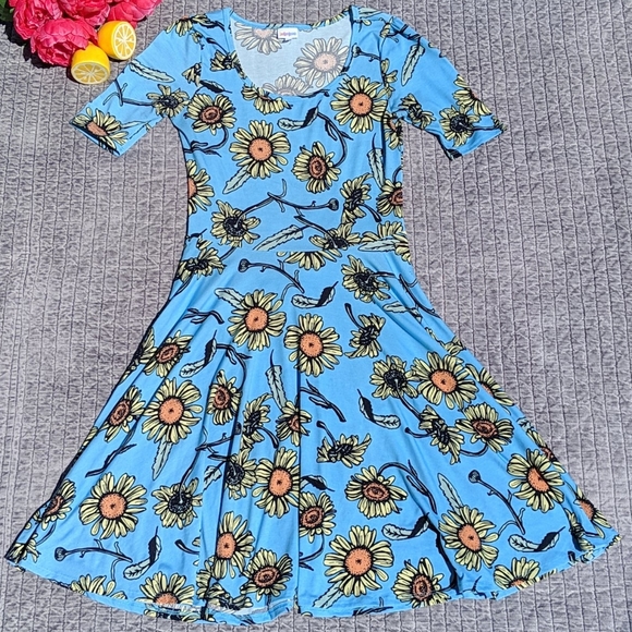 LuLaRoe | Dresses | Lularoe Nicole Daisy Dress | Poshmark